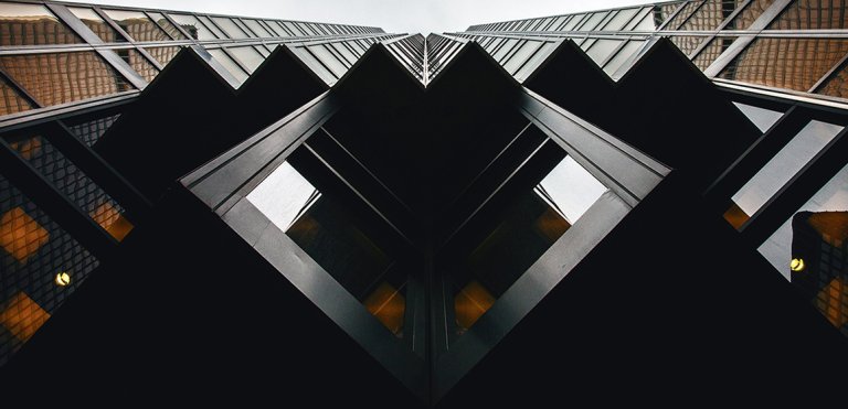 Understanding Balance in Photography (5 Tips and Examples) - NoKishiTa Camera