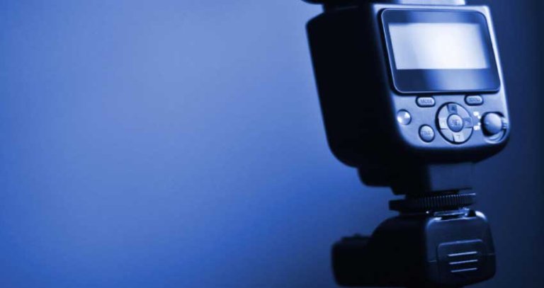 How To Use a Detachable Camera Flash? - NoKishiTa Camera